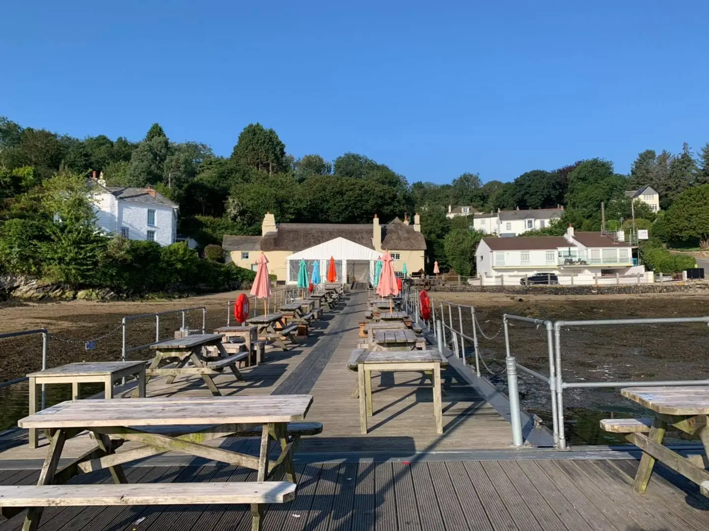 Top 10 Coastal Sunday Roasts in Cornwall | Beach Retreats